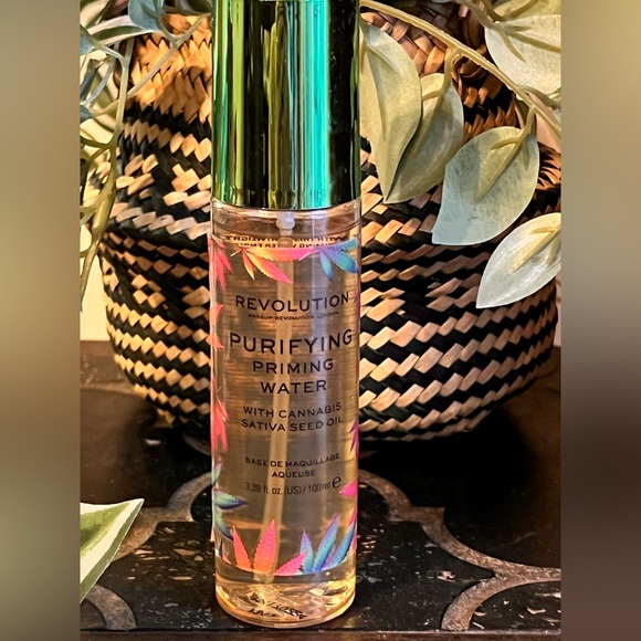 Revolution | Makeup | Revolution Purifying Priming Water | Poshmark